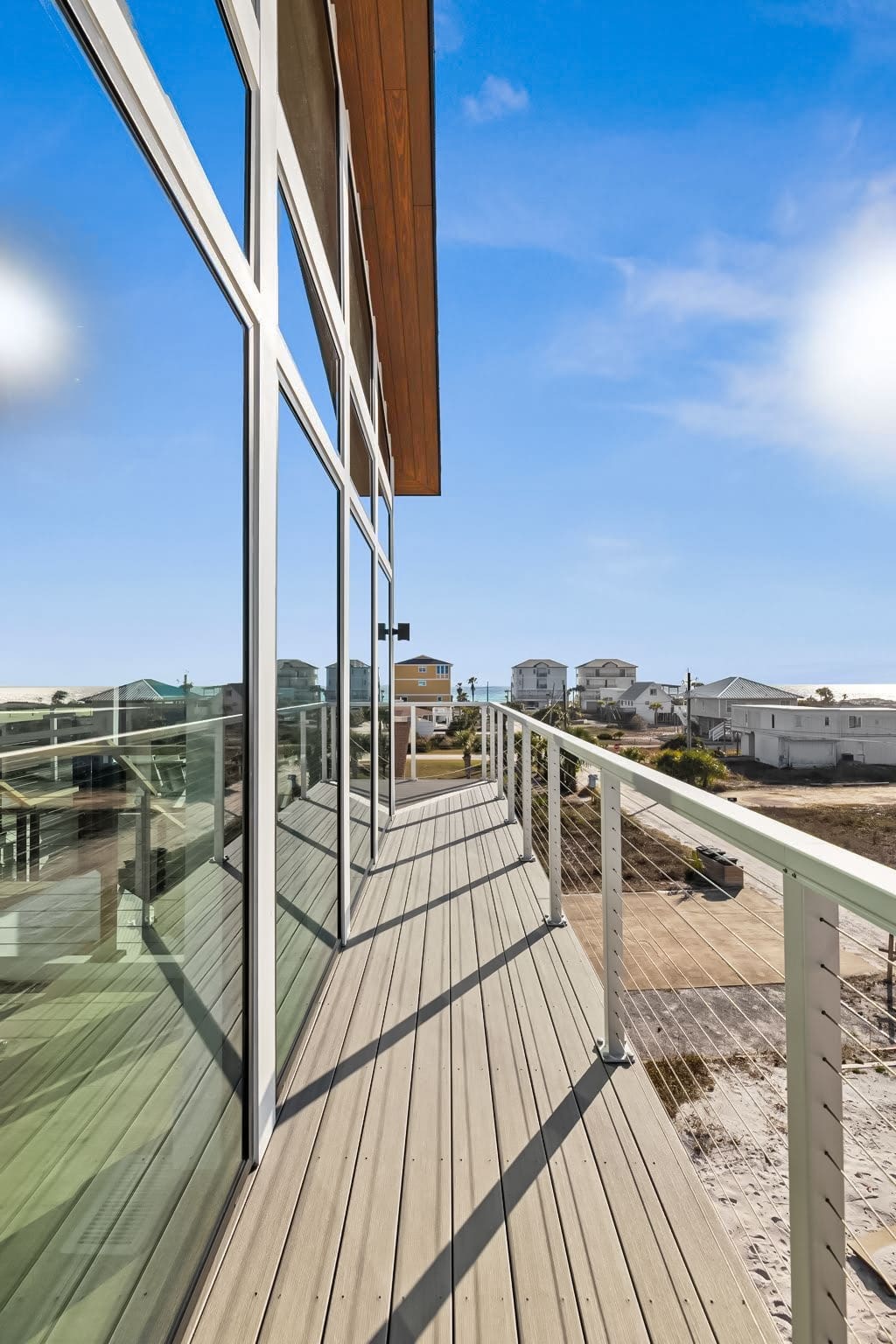 Continuous Top Rail vs. Post-to-Post Top Rail: Understanding the Pros ...